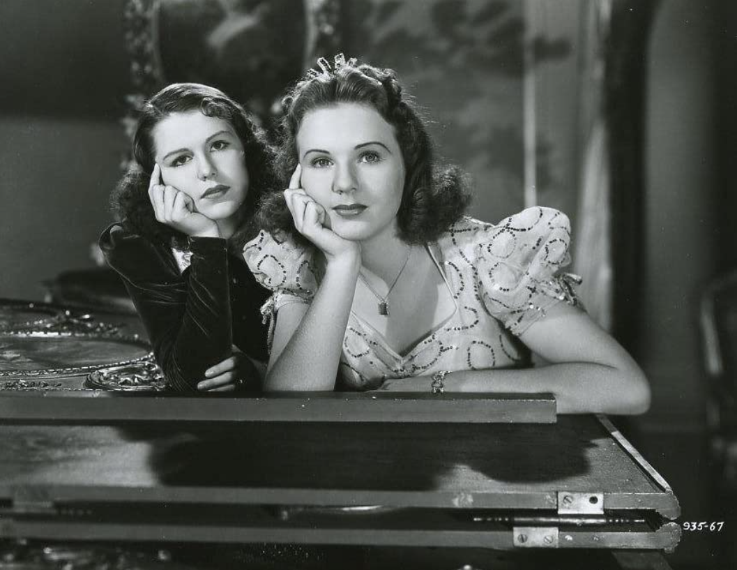 Watching 1939: Three Smart Girls Grow Up (1939) | Comet Over Hollywood